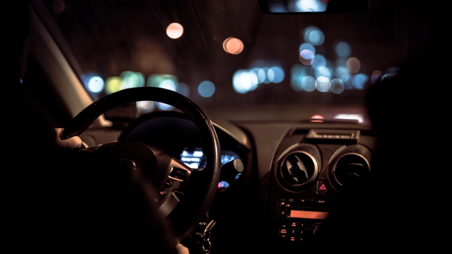 Night Shift – 5 Essential Safety Tips For Driving At Night | LeisureMartini